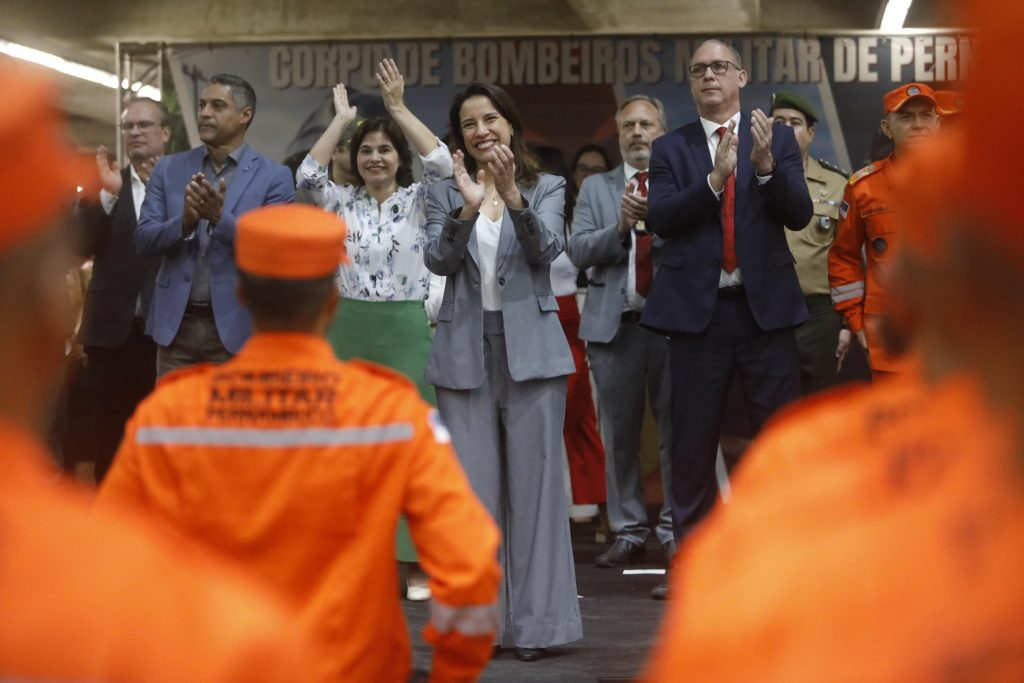 GOVERNO RAQUEL LYRA FORMA 280 NOVOS SOLDADOS DO CBMPE E REFORÇA ...
